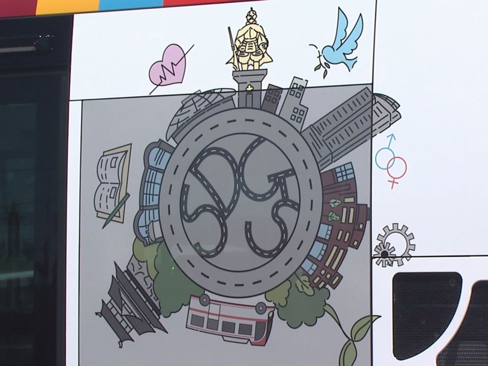 学生らと共同製作のバスがお披露目 岐阜バス創立80周年記念 ｜ニュース｜ぎふチャン｜岐阜放送公式サイト